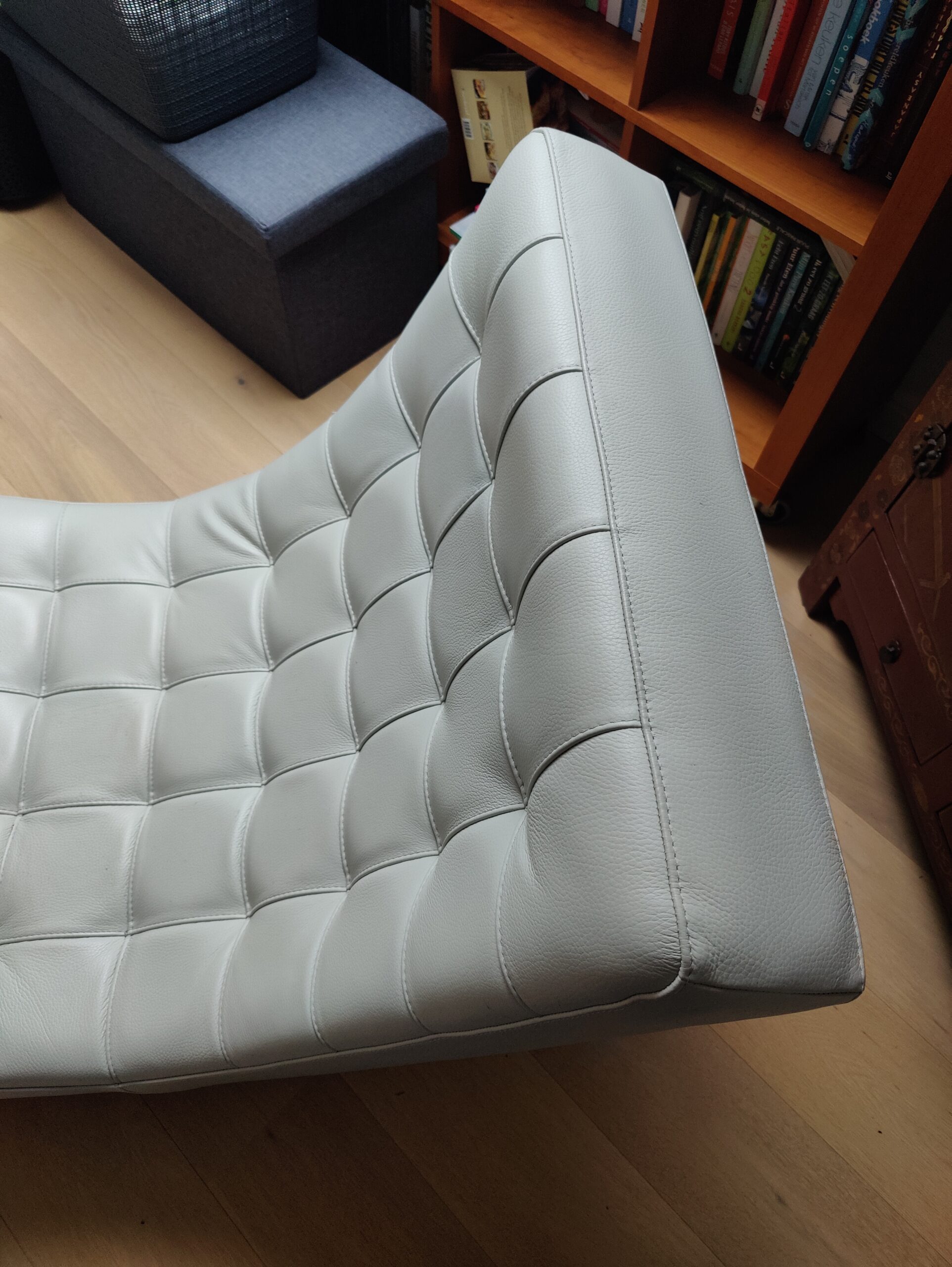 Golvende relax zetel Divani Felini, hemelgrijs leder Florida | te koop ...