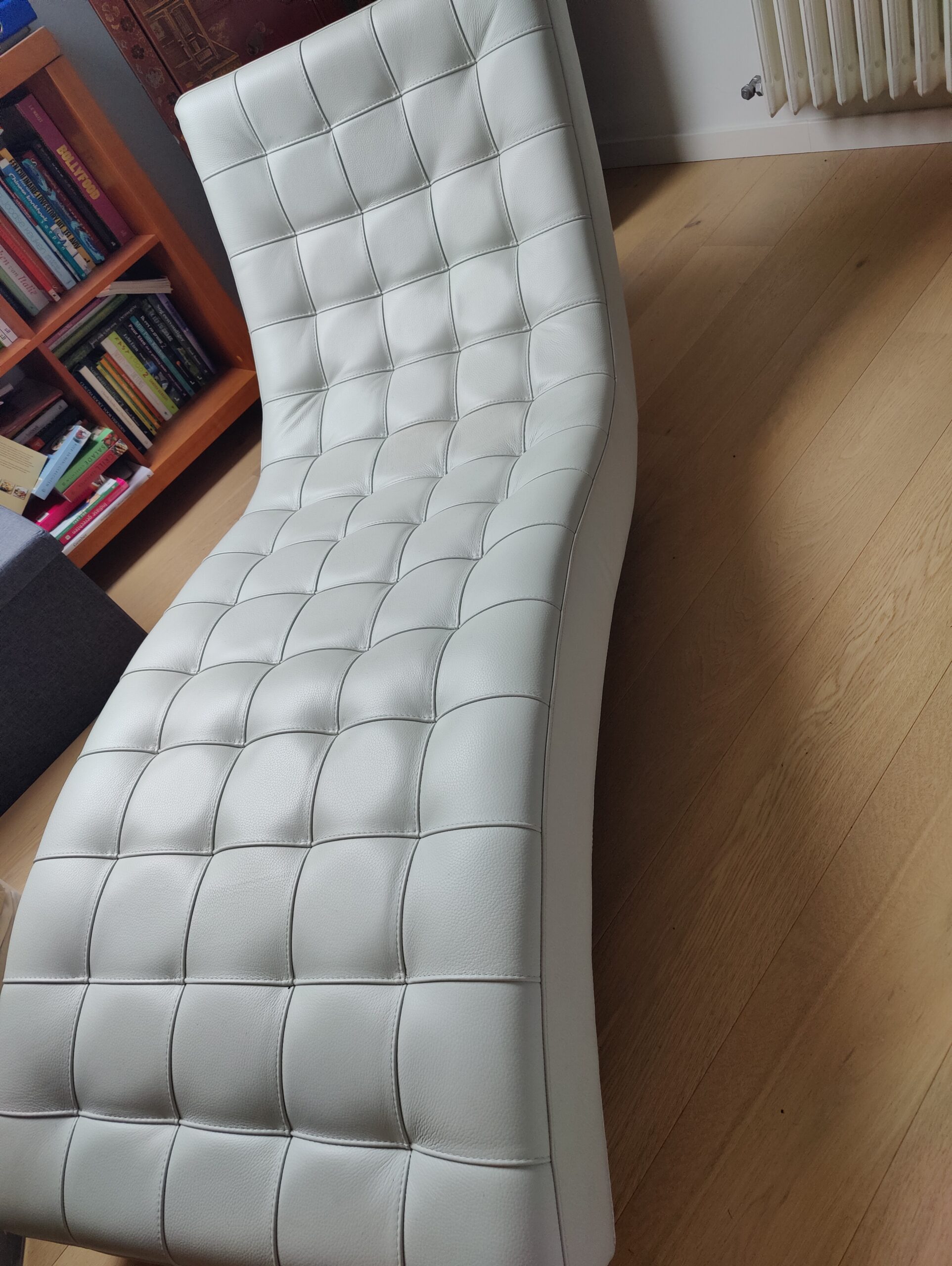 Golvende relax zetel Divani Felini, hemelgrijs leder Florida | te koop ...