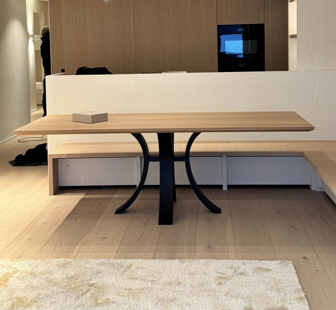 VAN ROSSUM Kops tafel | te koop | IDEEE Tweedehands Design meubels